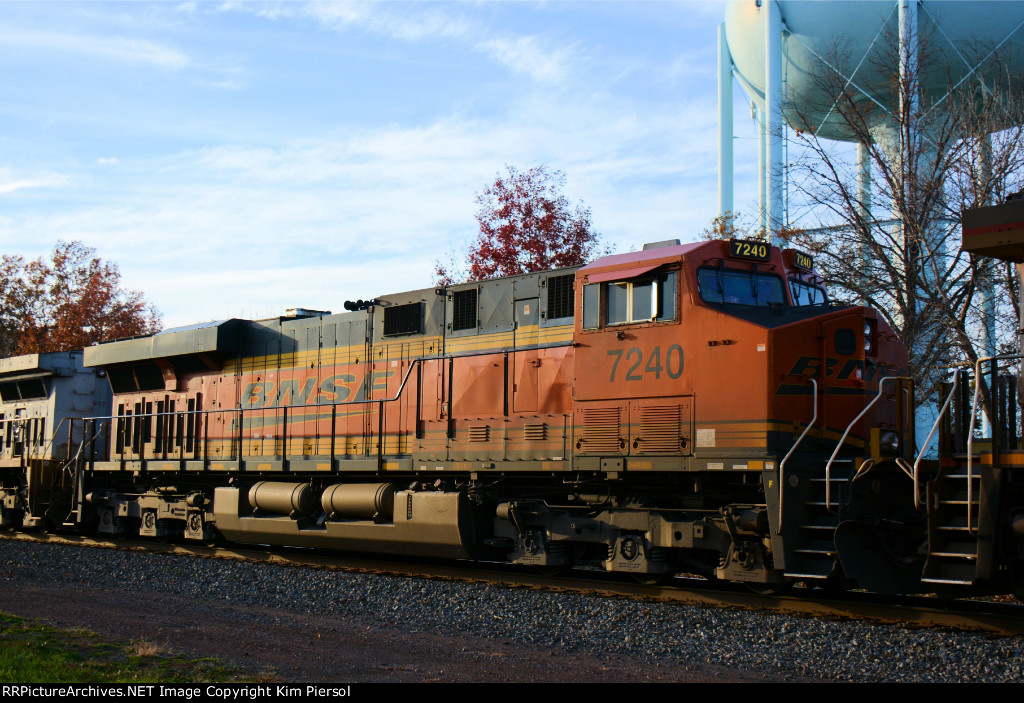 BNSF 7240